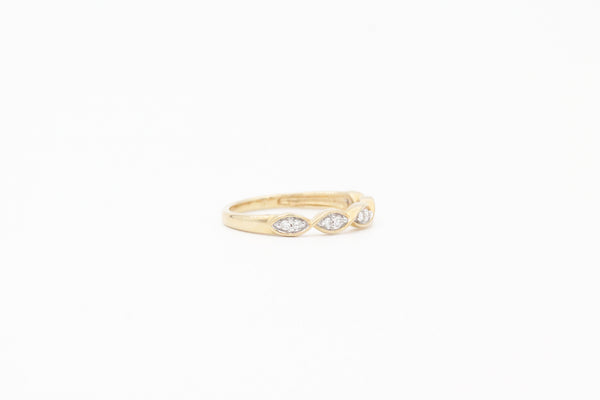 Yellow Gold Wavy Diamond Band – Wattsson & Wattsson Jewelers ...